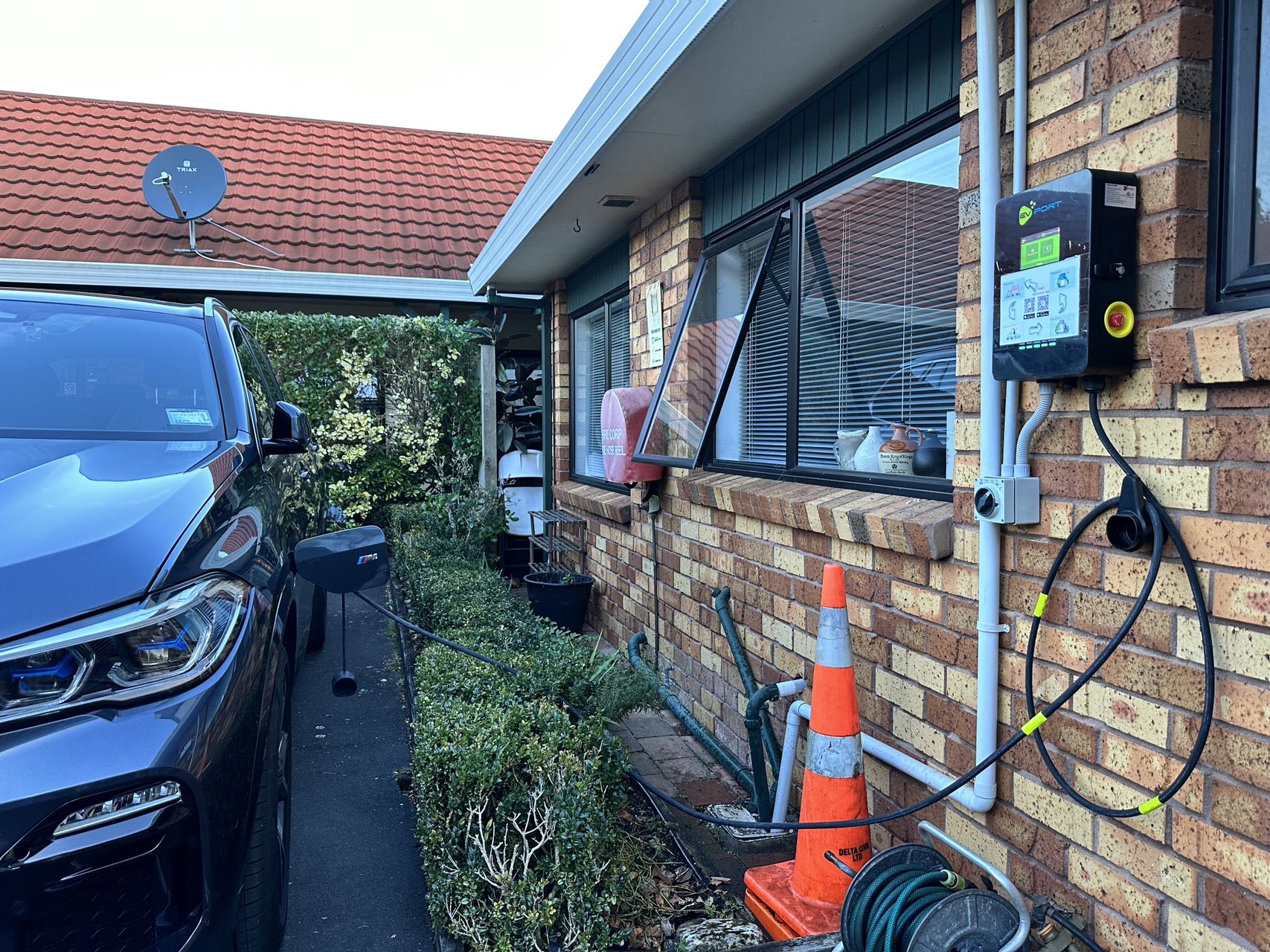 Eco-Friendly and Economical: The Benefits of Electric Vehicles (EVs) - EVPort